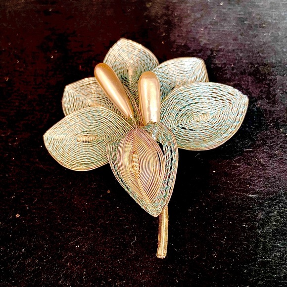 Jewelry | Vintage Wire Brooch | Poshmark